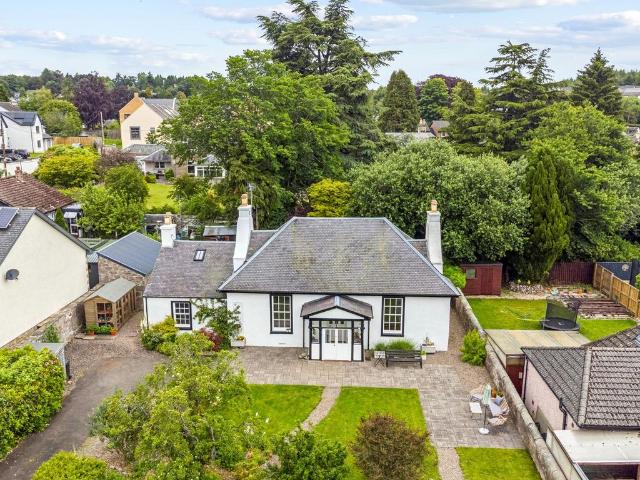 4 bedroom detached bungalow for sale