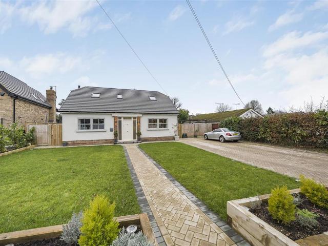 4 bedroom detached bungalow for sale