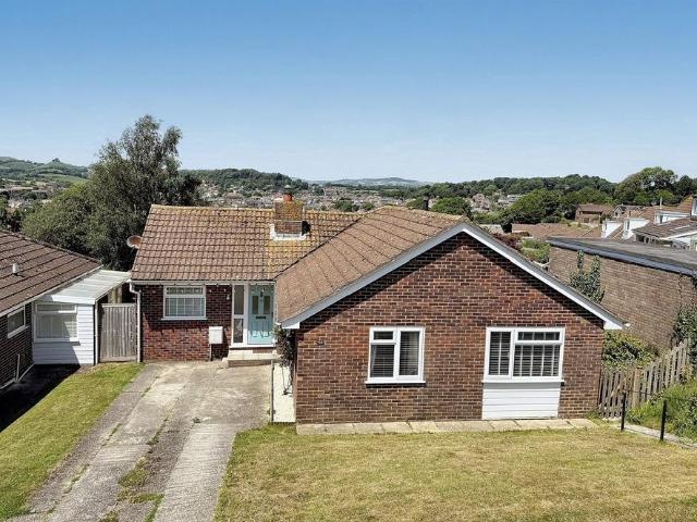 4 bedroom detached bungalow for sale