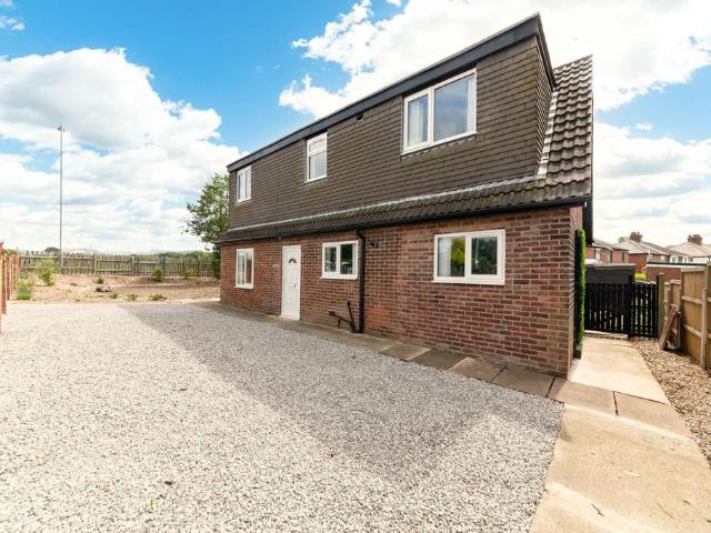 4 bedroom detached bungalow for sale