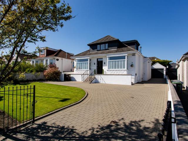 4 bedroom detached bungalow for sale