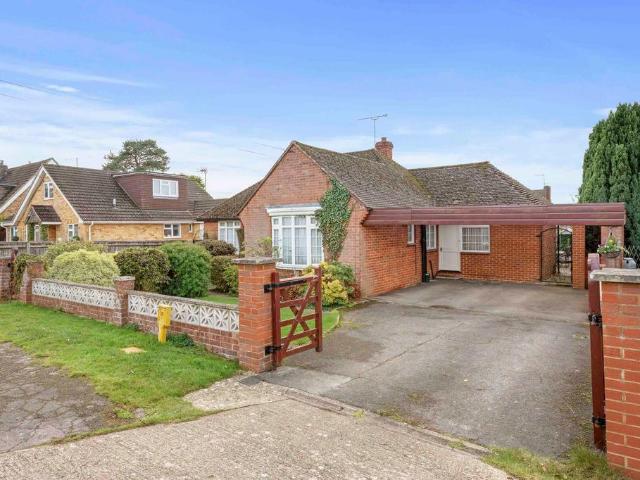 4 bedroom detached bungalow for sale