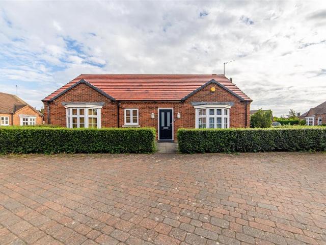 4 bedroom detached bungalow for sale