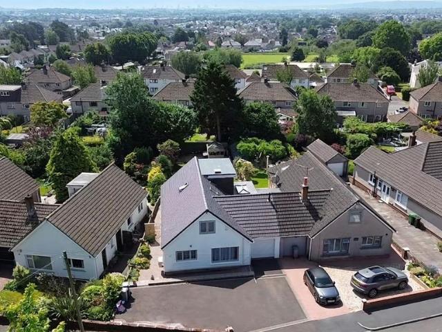 4 bedroom detached bungalow for sale