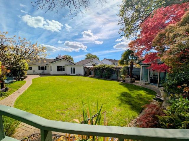 4 bedroom detached bungalow for sale