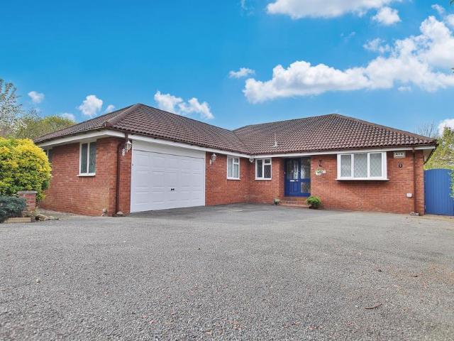 4 bedroom detached bungalow for sale