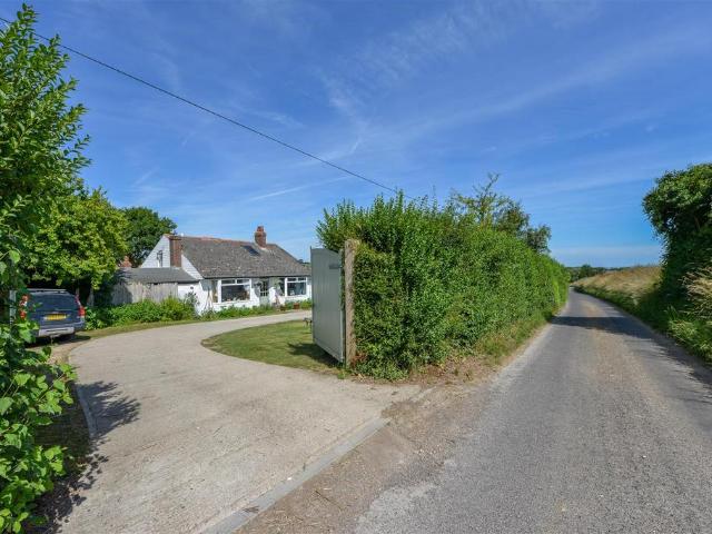 4 bedroom detached bungalow for sale