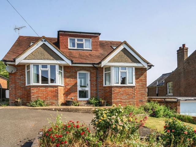 4 bedroom detached bungalow for sale