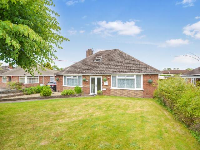 4 bedroom detached bungalow for sale