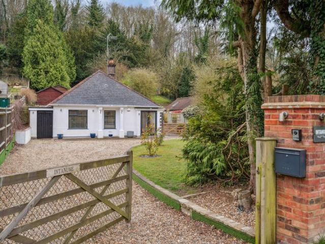 4 bedroom detached bungalow for sale