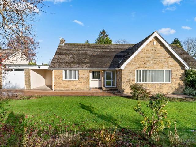 4 bedroom detached bungalow for sale