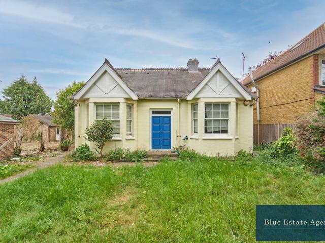 4 bedroom detached bungalow for sale