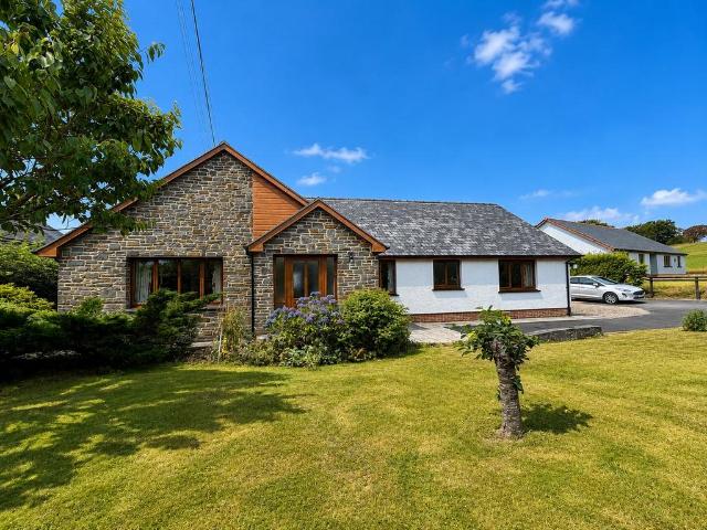 4 bedroom detached bungalow for sale