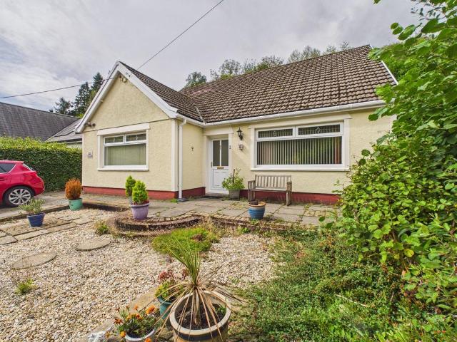 4 bedroom detached bungalow for sale