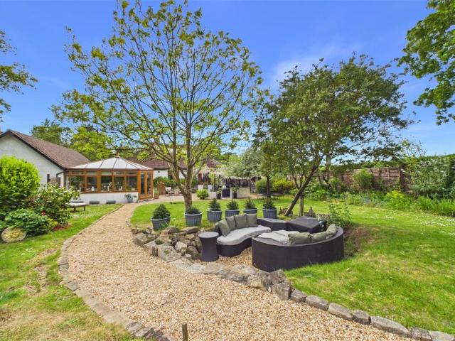 4 bedroom detached bungalow for sale