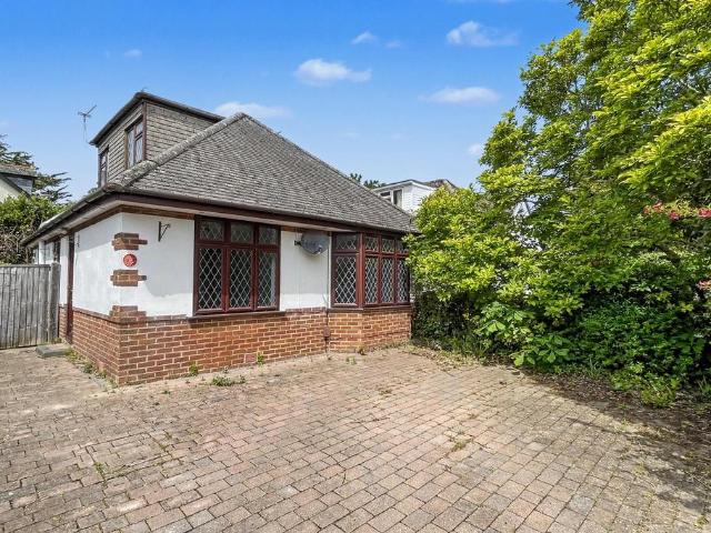 4 bedroom detached bungalow for sale