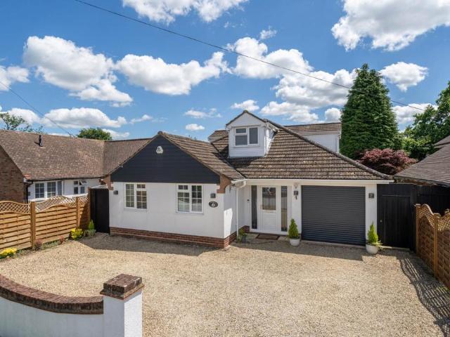 4 bedroom detached bungalow for sale