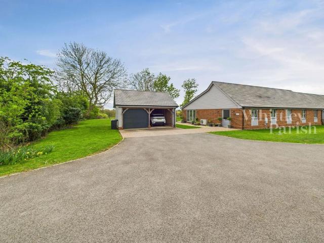 4 bedroom detached bungalow for sale