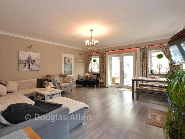 4 bedroom detached bungalow for sale