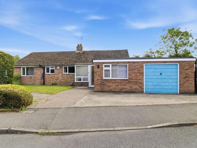4 bedroom detached bungalow for sale