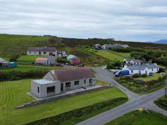 4 bedroom detached bungalow for sale