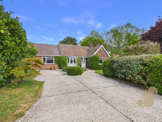 4 bedroom detached bungalow for sale