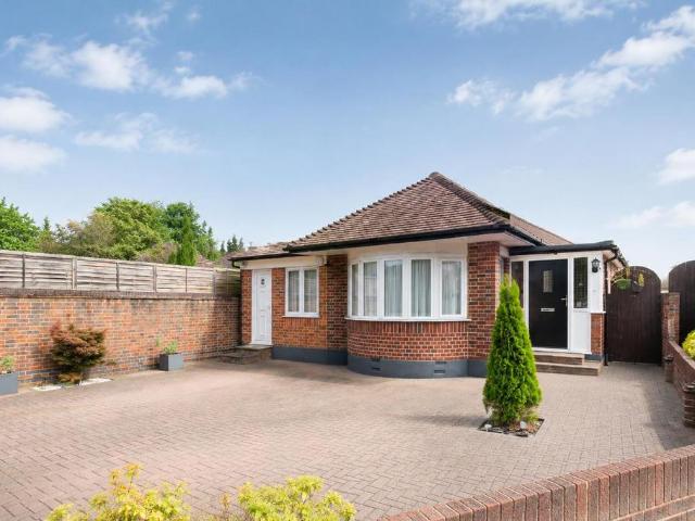 4 bedroom detached bungalow for sale