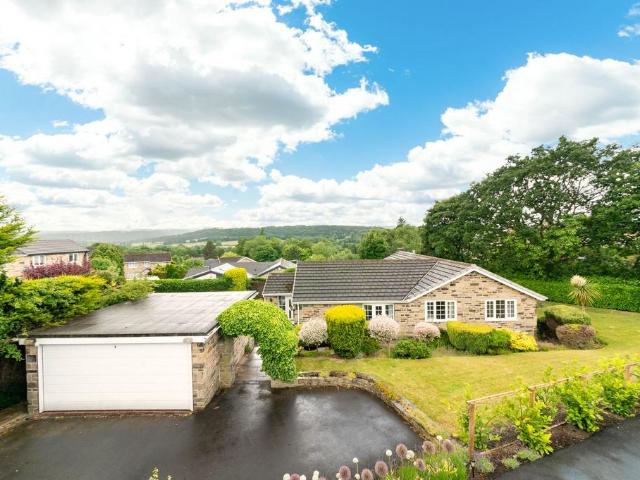 4 bedroom detached bungalow for sale
