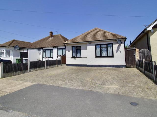 4 bedroom detached bungalow for sale