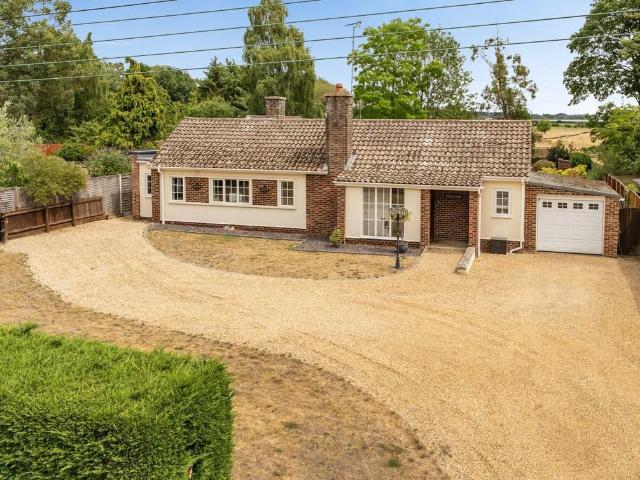 4 bedroom detached bungalow for sale