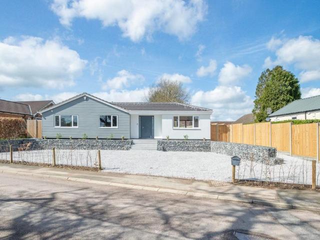 4 bedroom detached bungalow for sale