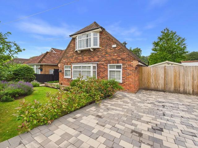 4 bedroom detached bungalow for sale