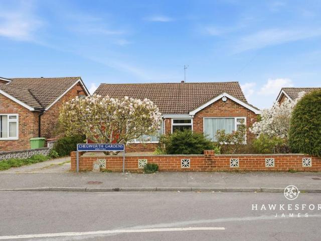 4 bedroom detached bungalow for sale