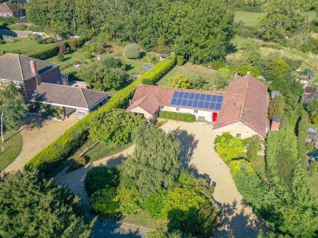 4 bedroom detached bungalow for sale
