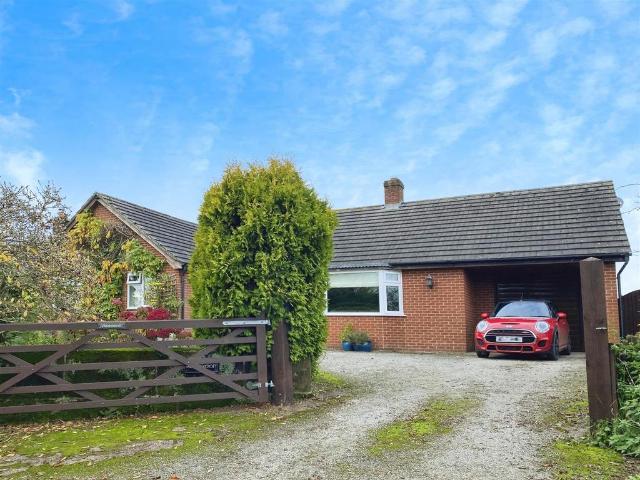 4 bedroom detached bungalow for sale
