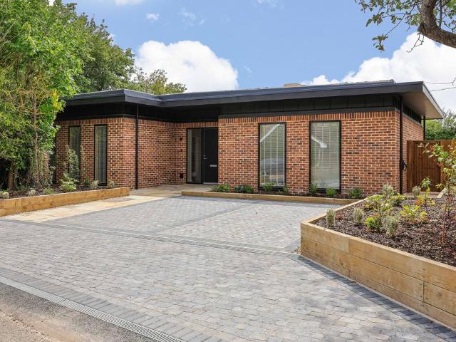 4 bedroom detached bungalow for sale