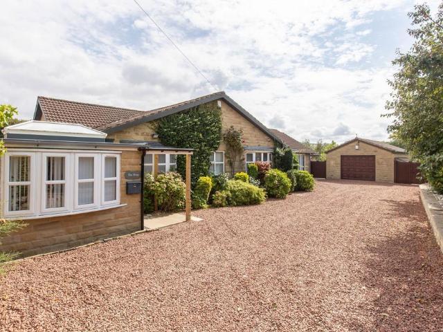 4 bedroom detached bungalow for sale