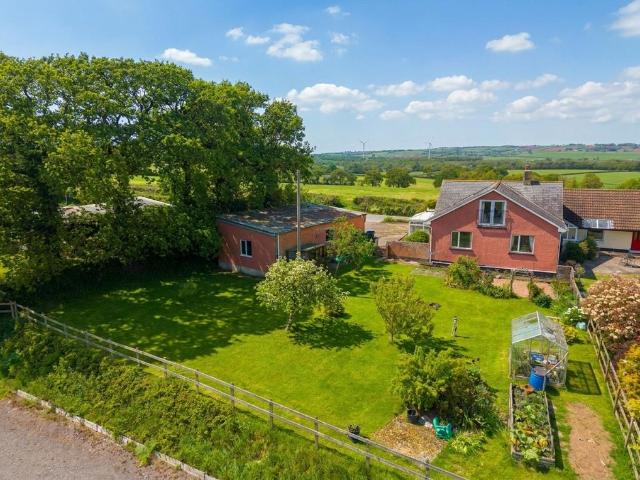 4 bedroom detached bungalow for sale