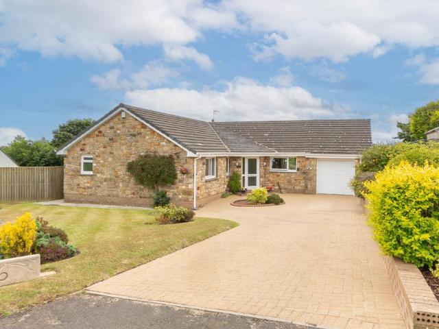 4 bedroom detached bungalow for sale