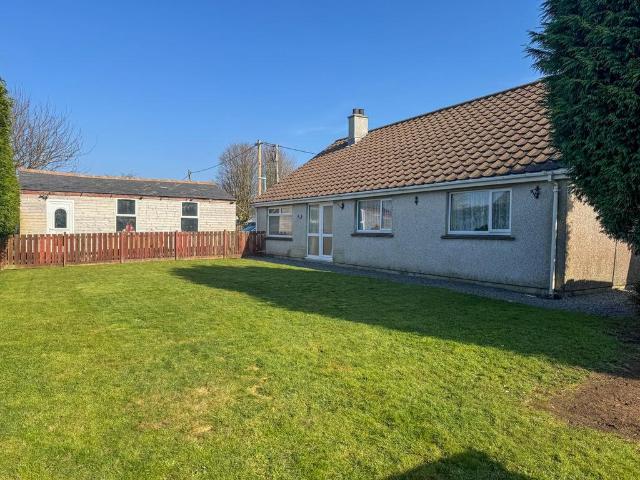 4 bedroom detached bungalow for sale