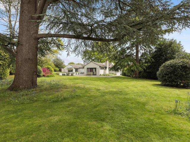 4 bedroom detached bungalow for sale