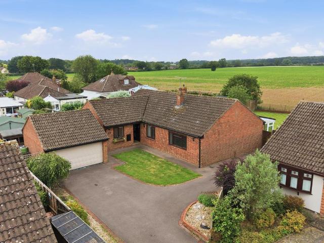 4 bedroom detached bungalow for sale
