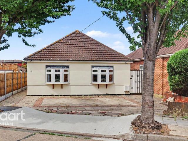 4 bedroom detached bungalow for sale