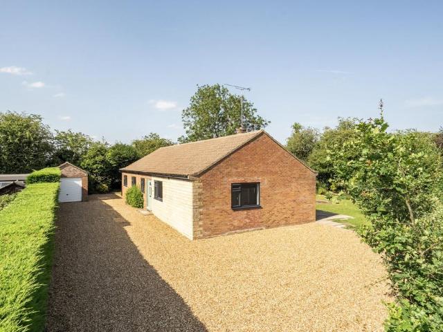 4 bedroom detached bungalow for sale