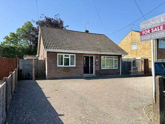 4 bedroom detached bungalow for sale
