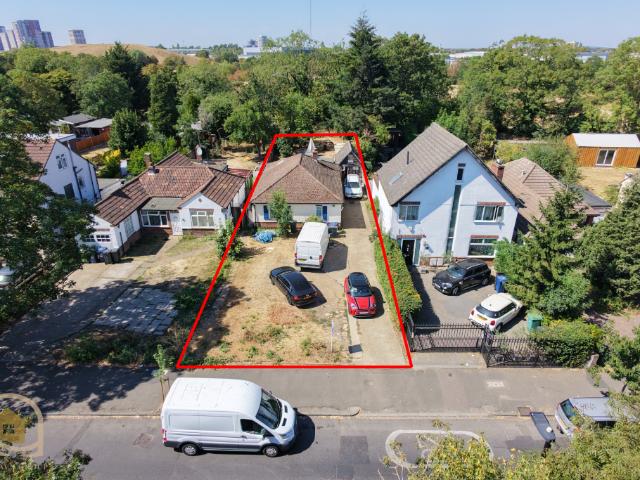 4 bedroom detached bungalow for sale