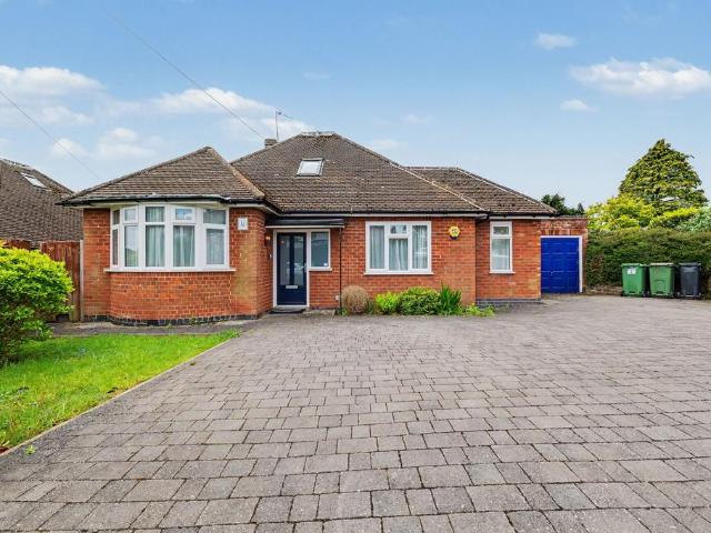 4 bedroom detached bungalow for sale