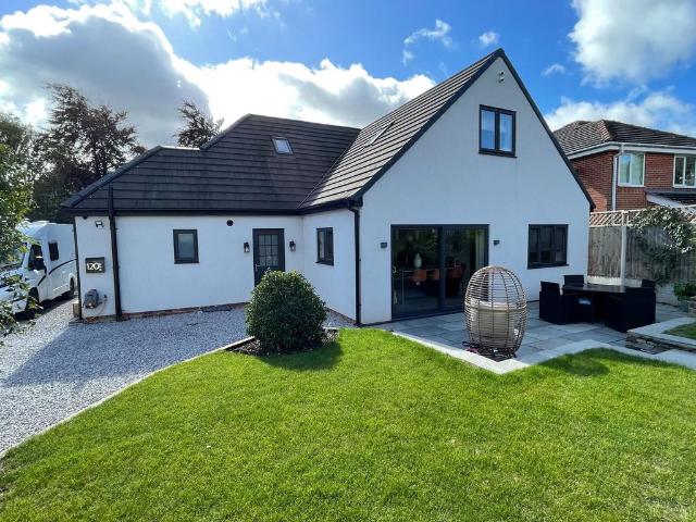 4 bedroom detached bungalow for sale