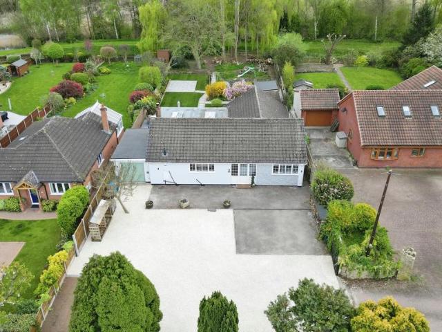 4 bedroom detached bungalow for sale