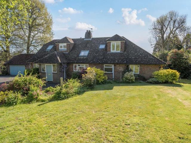 4 bedroom detached bungalow for sale